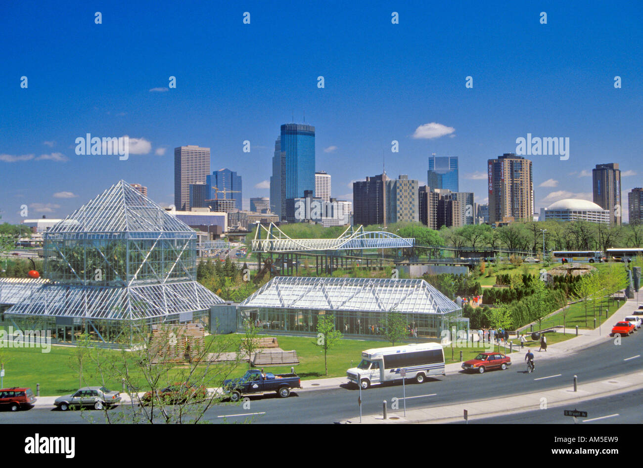 Minneapolis Sculpture Garden and John Cowles Conservatory Minneapolis ...