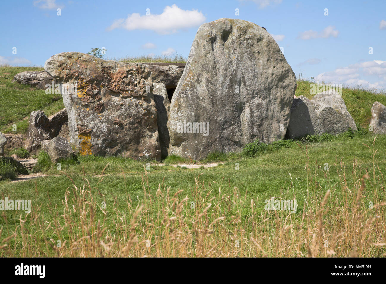 West Kennet long barrow Wiltshire England Stock Photo - Alamy