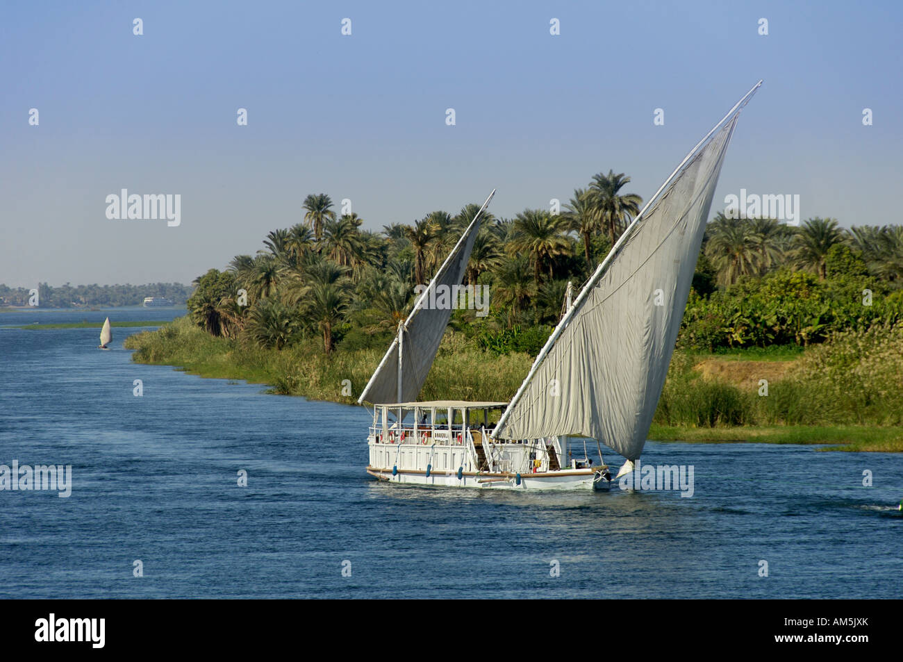 Dahabiya hi-res stock photography and images - Alamy