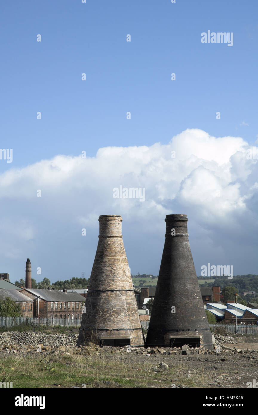 Bottle kilns hi-res stock photography and images - Alamy