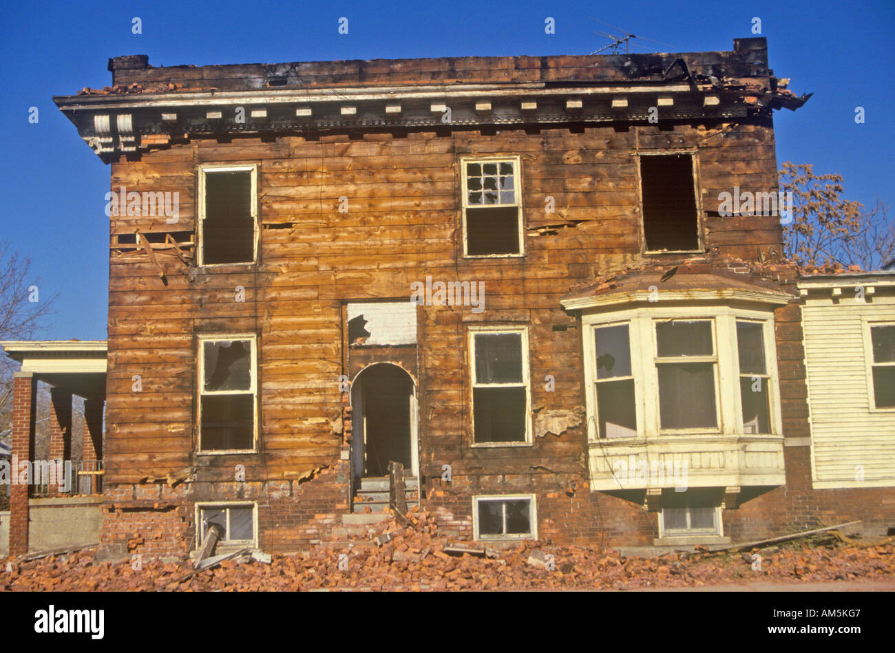 Decayed building in Detroit MI slum Stock Photo - Alamy