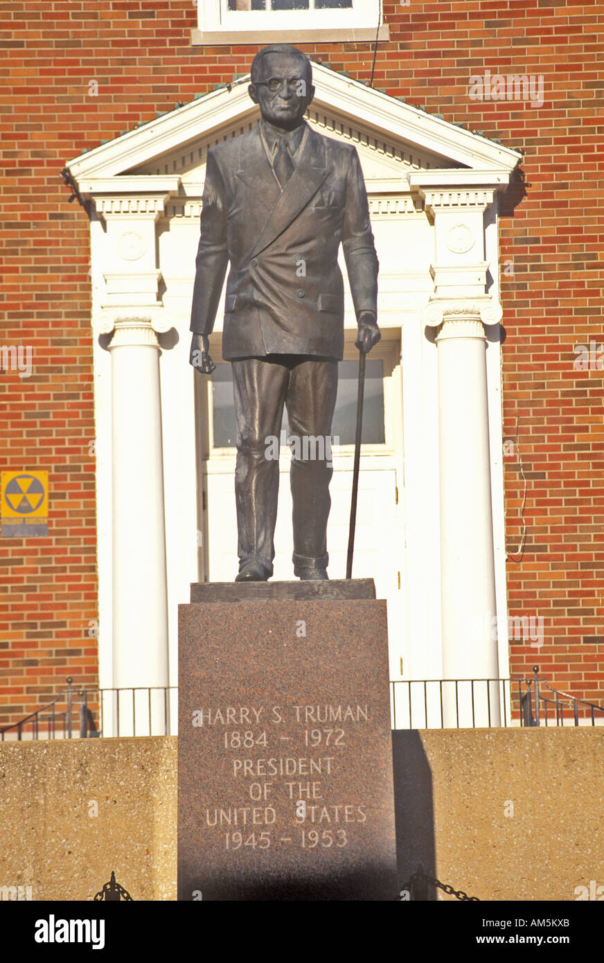 Statue of Harry S Truman in front of the Jackson County Courthouse ...