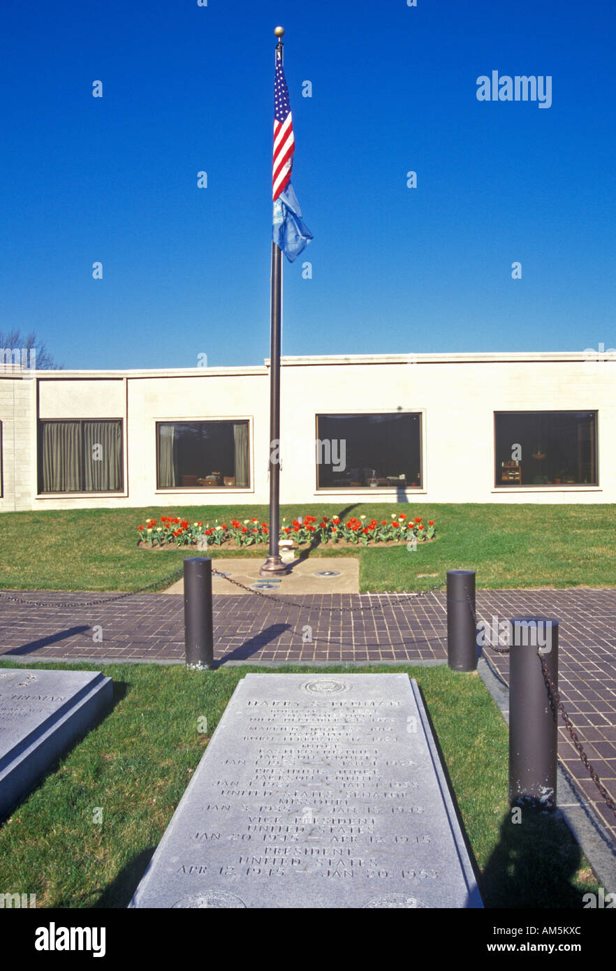 Grave site of President Harry S Truman Independence MO Stock Photo - Alamy