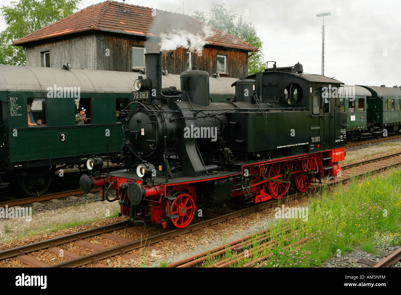 Historische eisenbahnwagen hi-res stock photography and images - Alamy