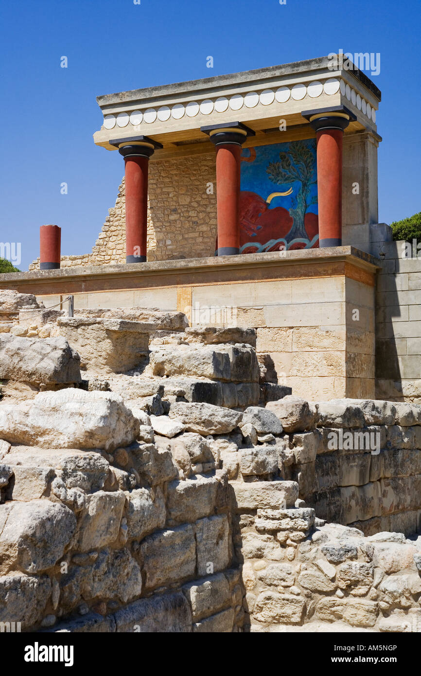 Palace of knossos, crete reconstruction hi-res stock photography and ...