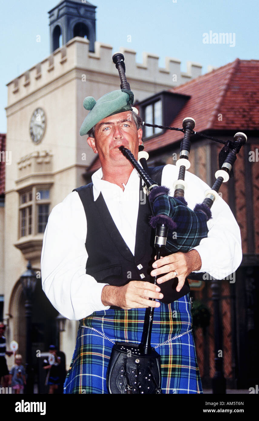 Man bagpipes hi-res stock photography and images - Alamy