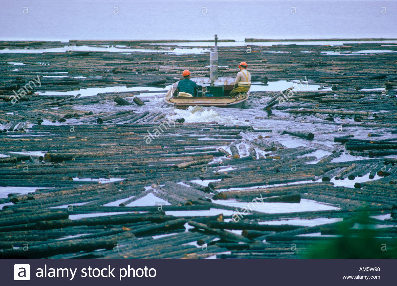Log Raft Canada High Resolution Stock Photography and Images - Alamy