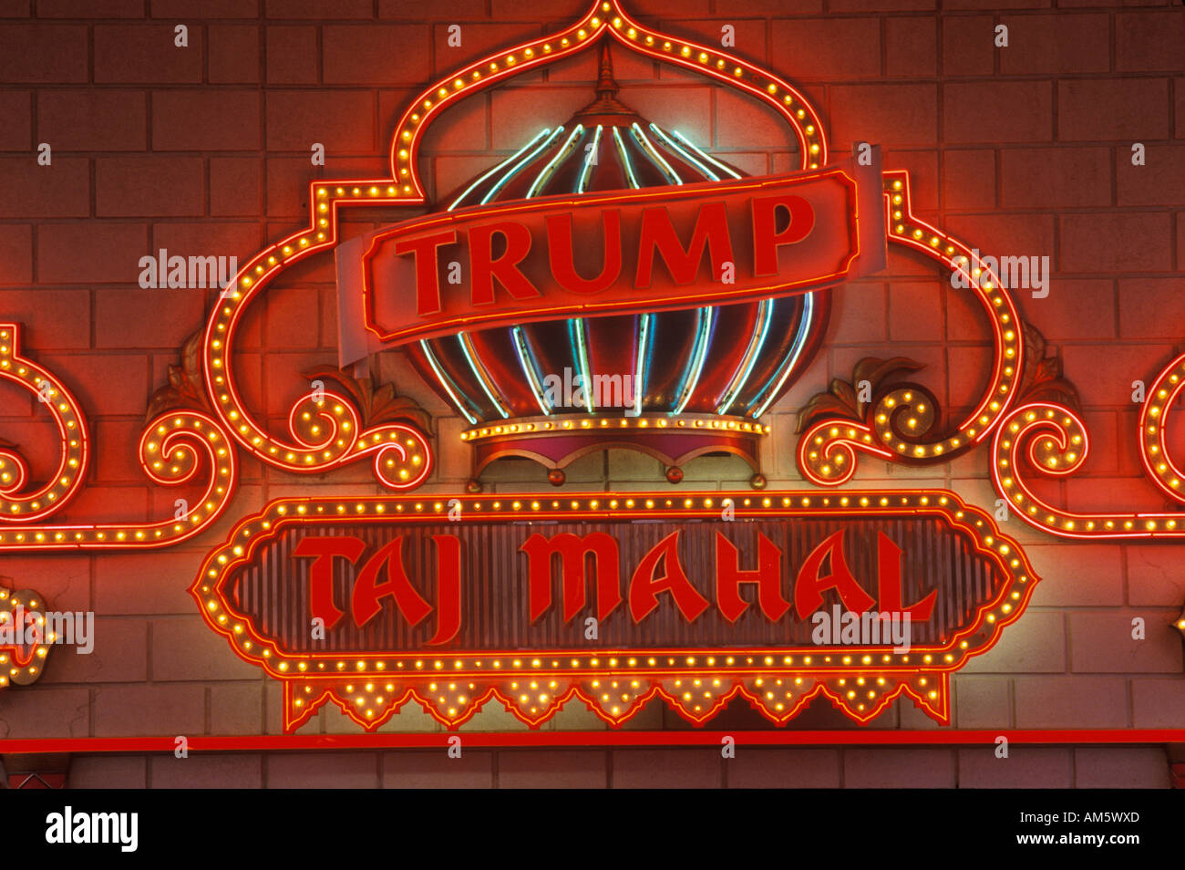 Donald trump at the taj mahal hi-res stock photography and images - Alamy