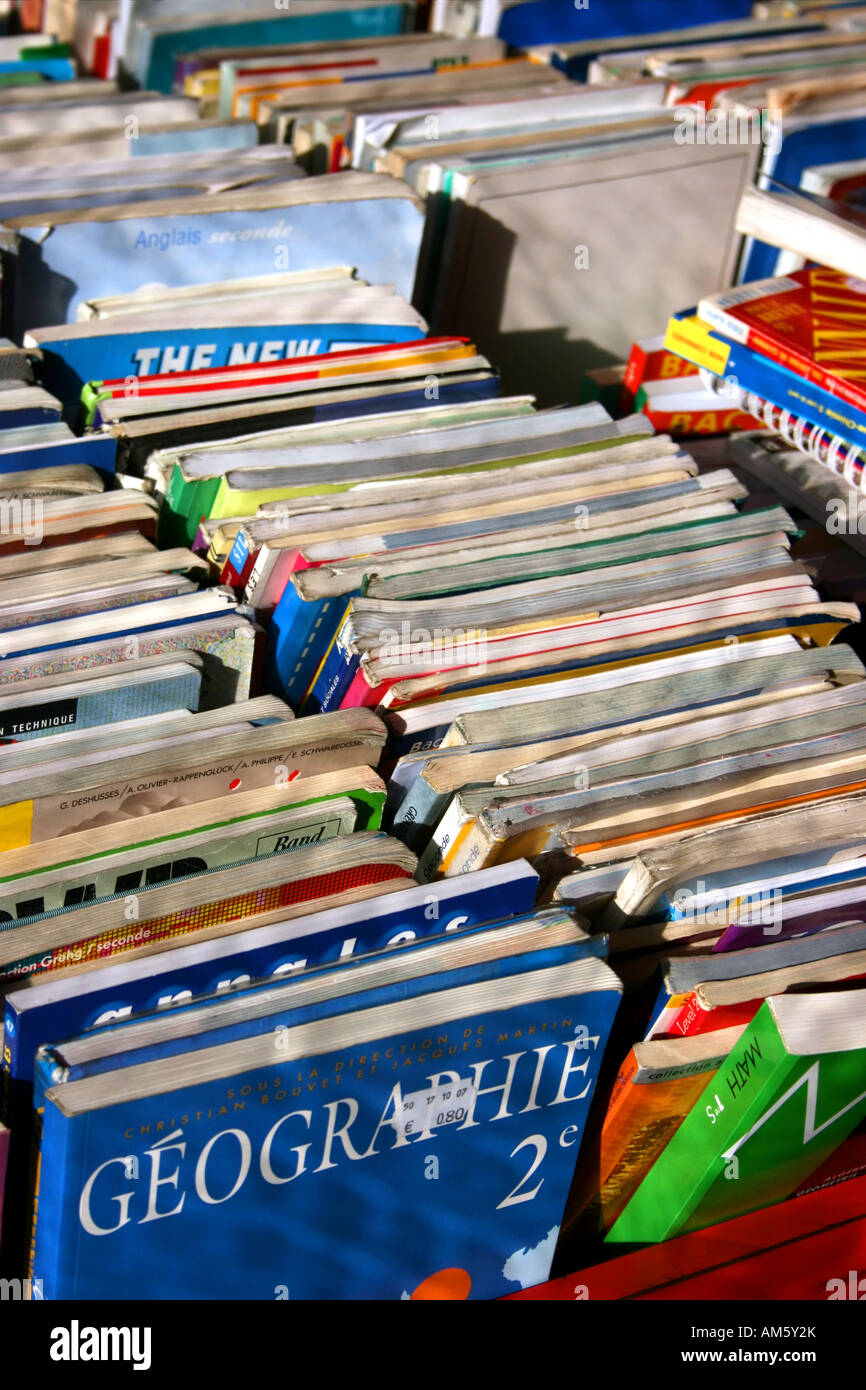 Paris bookstore books hi-res stock photography and images - Alamy