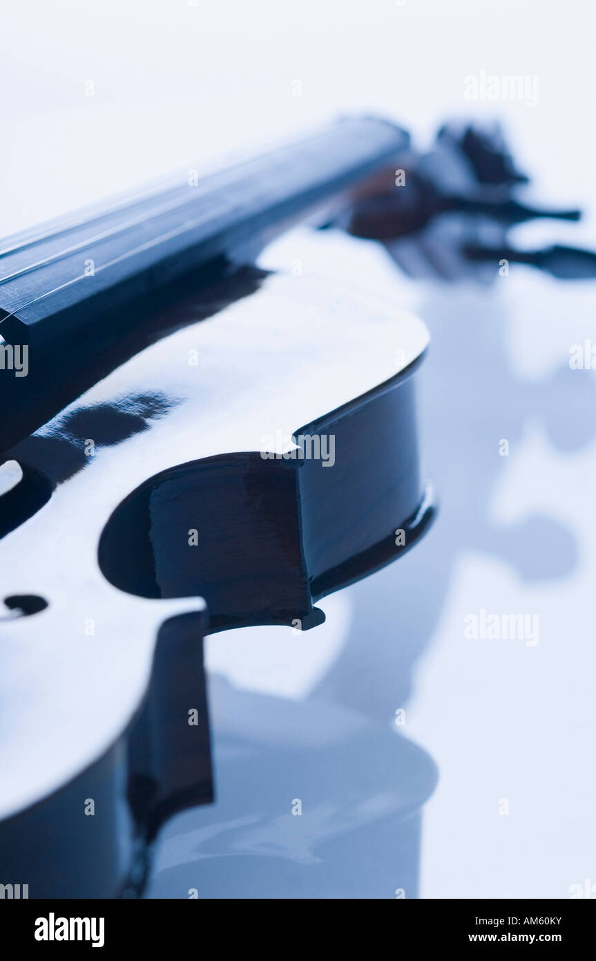 Close-up of a violin Stock Photo - Alamy