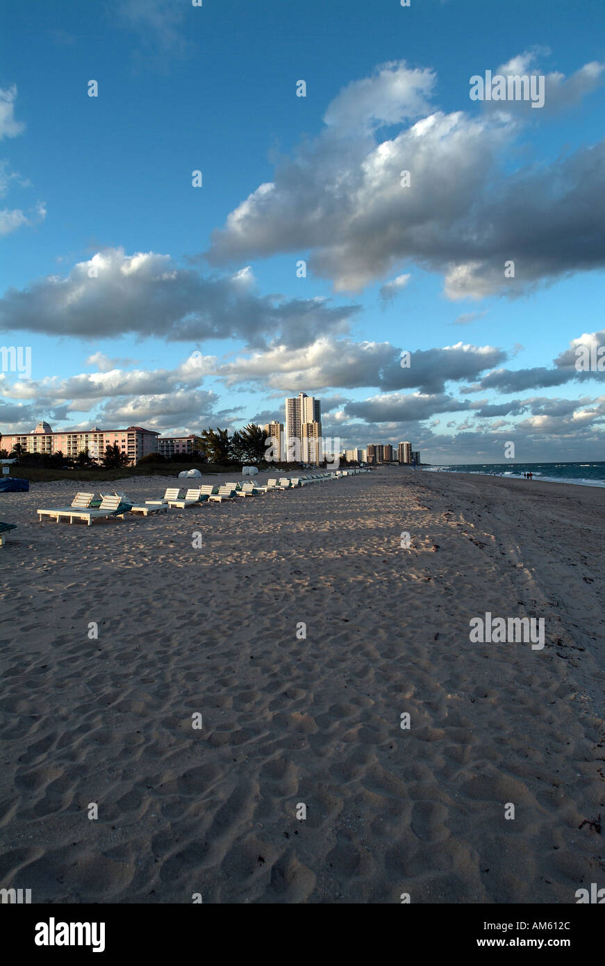 Row of white benches on a beach in West Palm Beach in Florida Stock ...