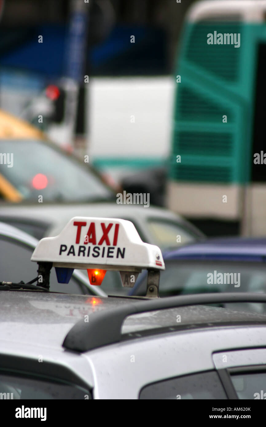 Taxi Parisien Stock Photos & Taxi Parisien Stock Images - Alamy