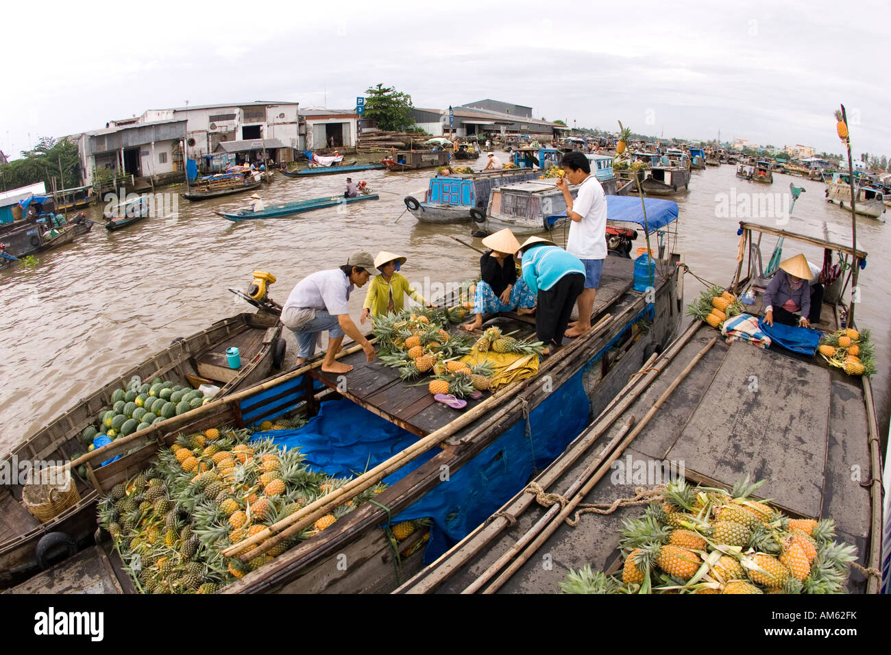 Vietnam mekong float market hi-res stock photography and images - Alamy