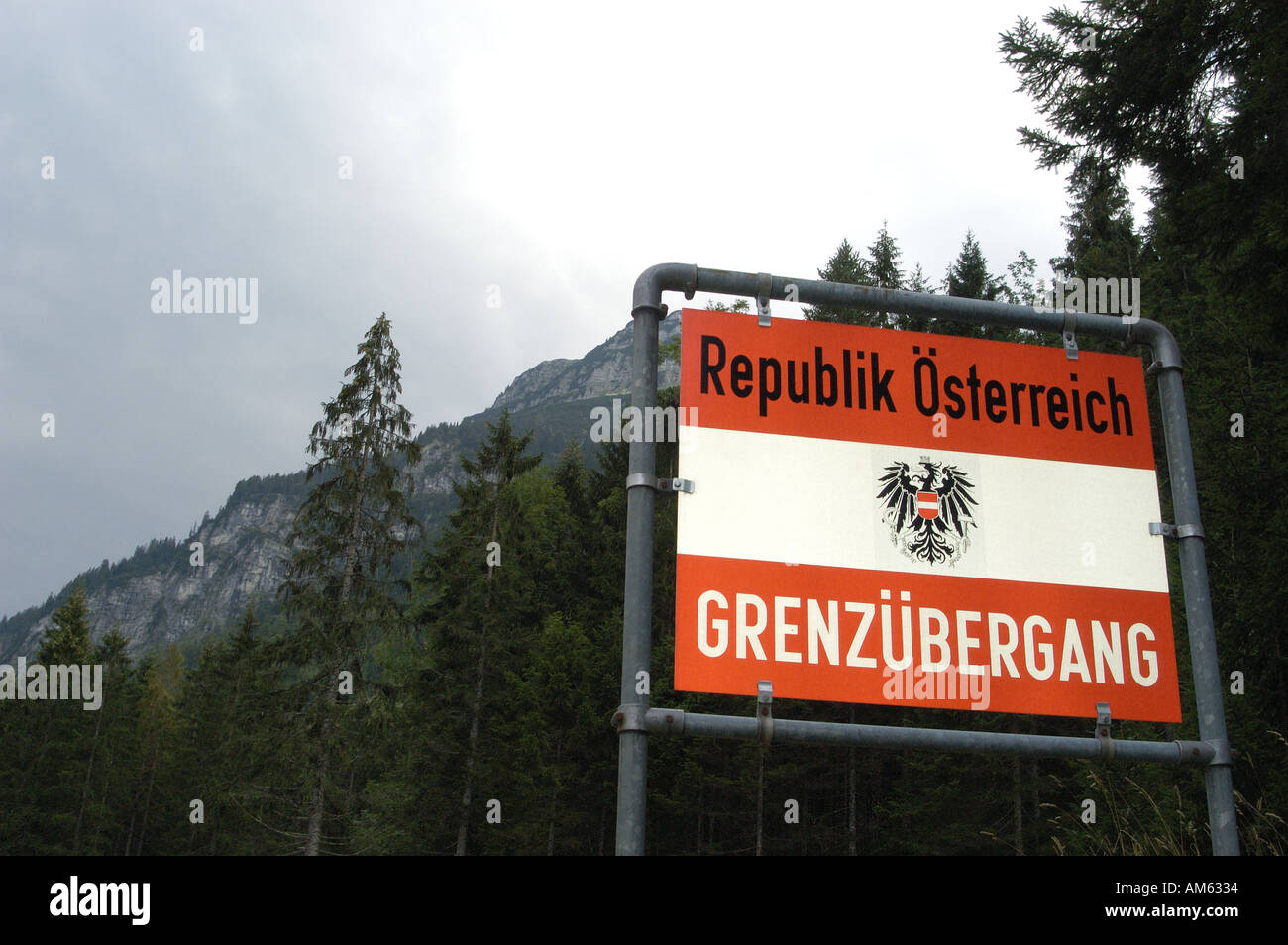 Austrian border sign Stock Photo - Alamy