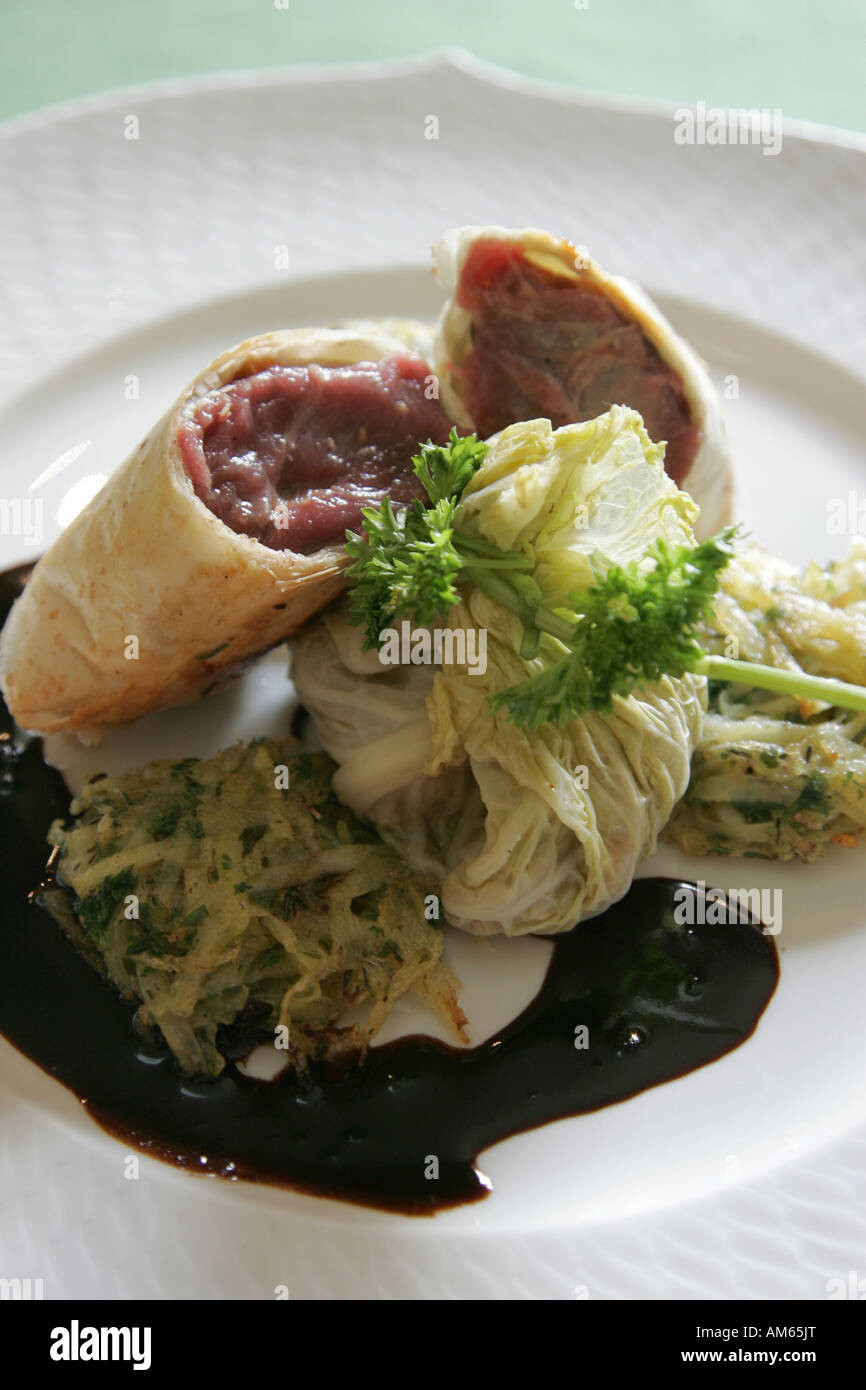 Hirsch braten hi-res stock photography and images - Alamy