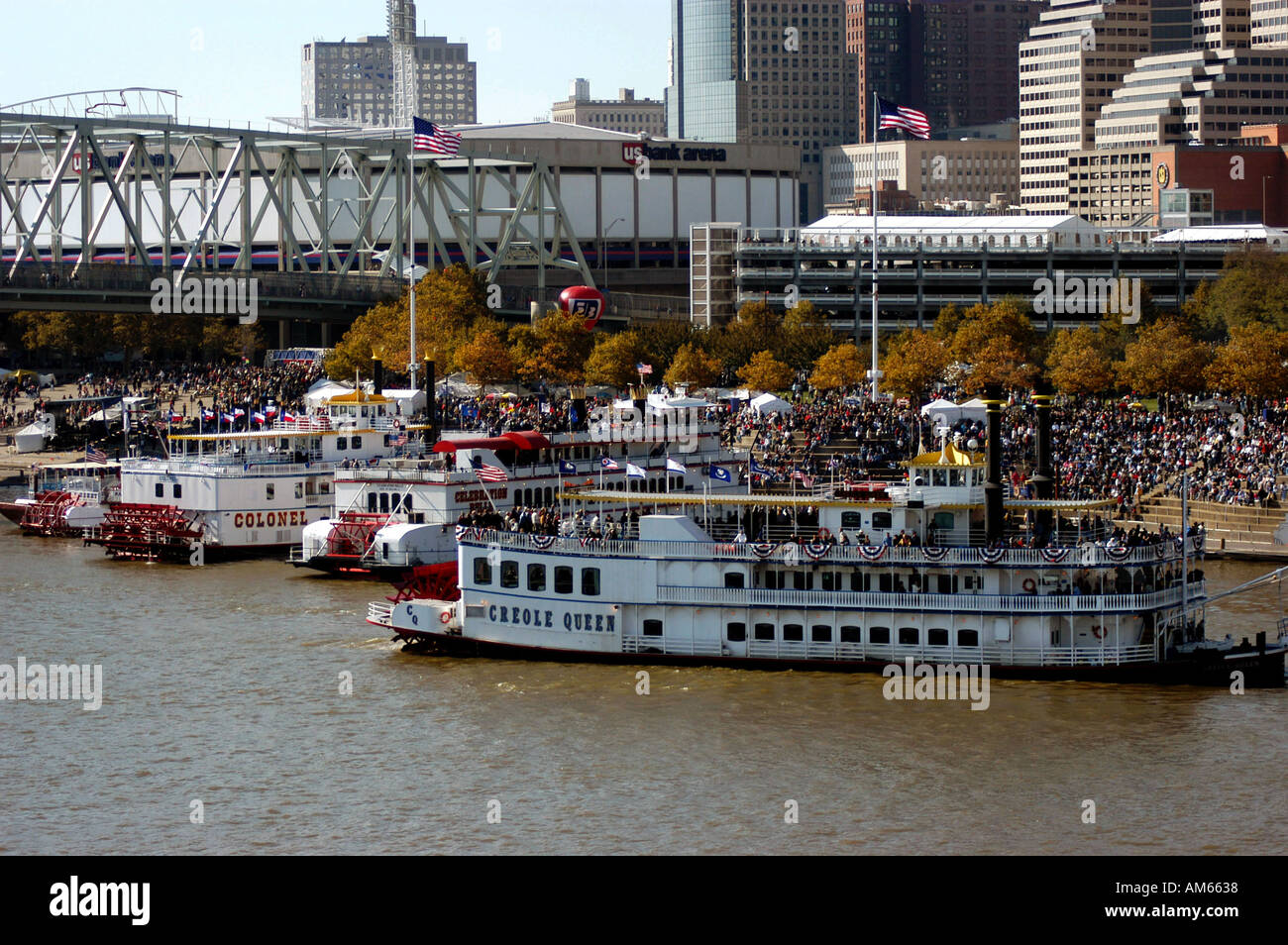 Steamboats on Ohio River docked at Cincinnati during 2003 Tall Stacks ...