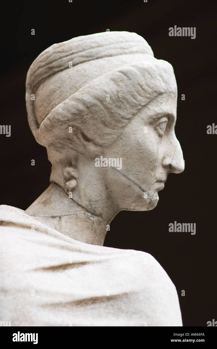 Vatican statue chisel hi-res stock photography and images - Alamy