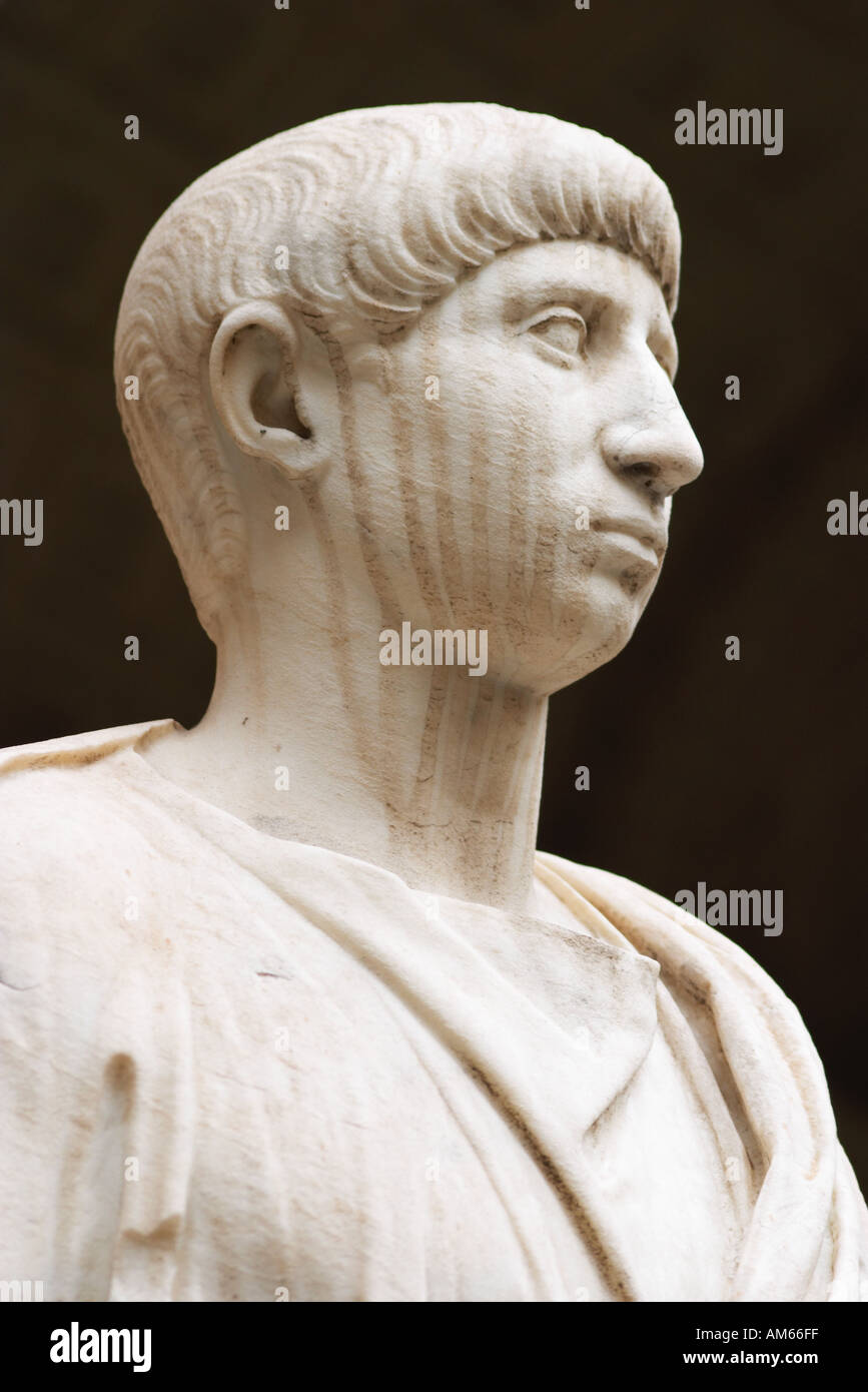 Vatican statue chisel hi-res stock photography and images - Alamy