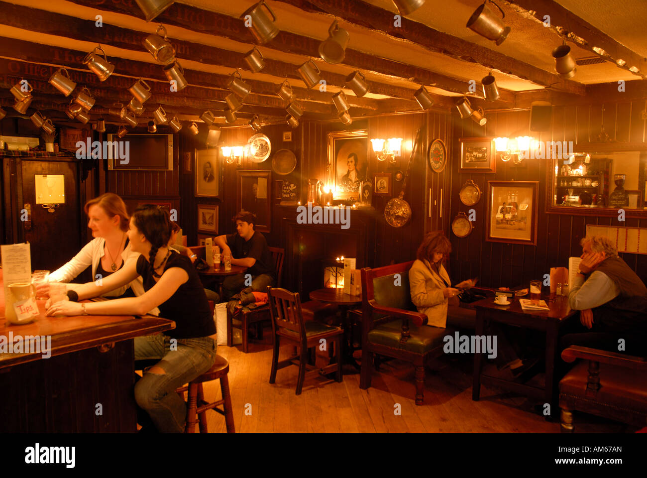 inside the white hart inn pub edinburgh scotland Stock Photo - Alamy