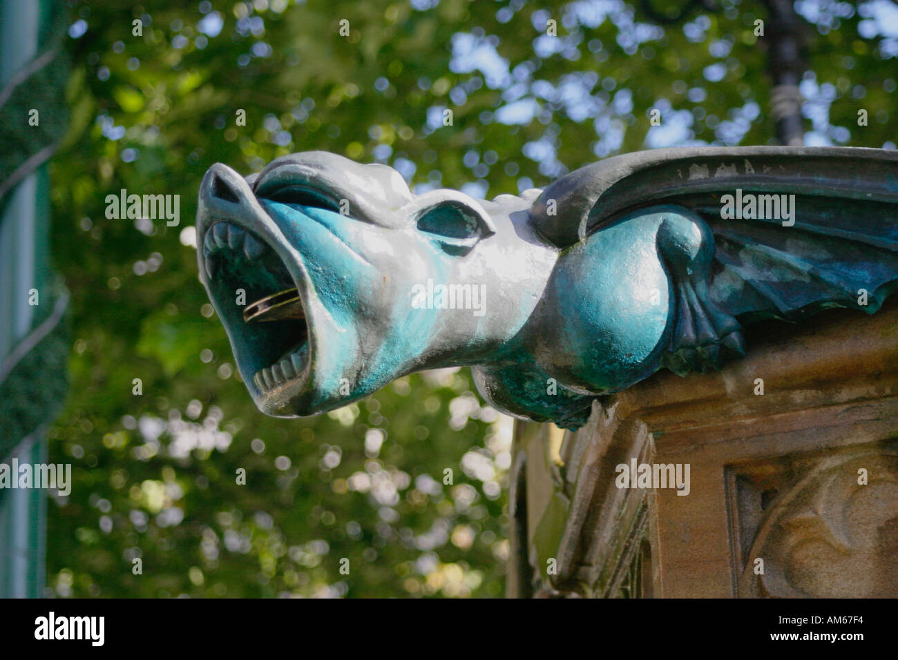 Queen victoria wing hi-res stock photography and images - Alamy