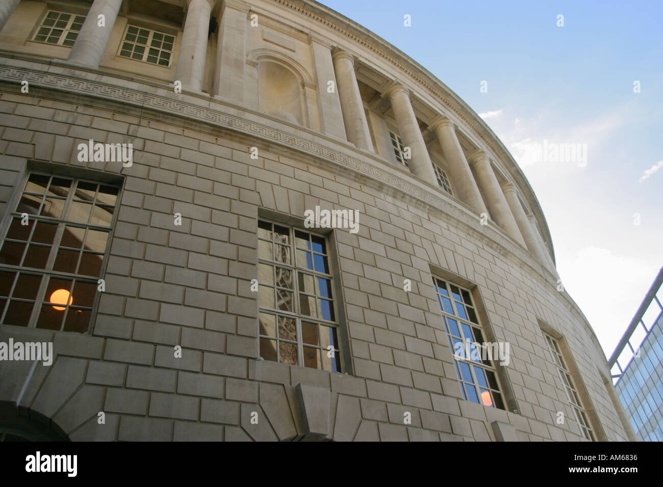 Manchester city centre libraries hi-res stock photography and images ...