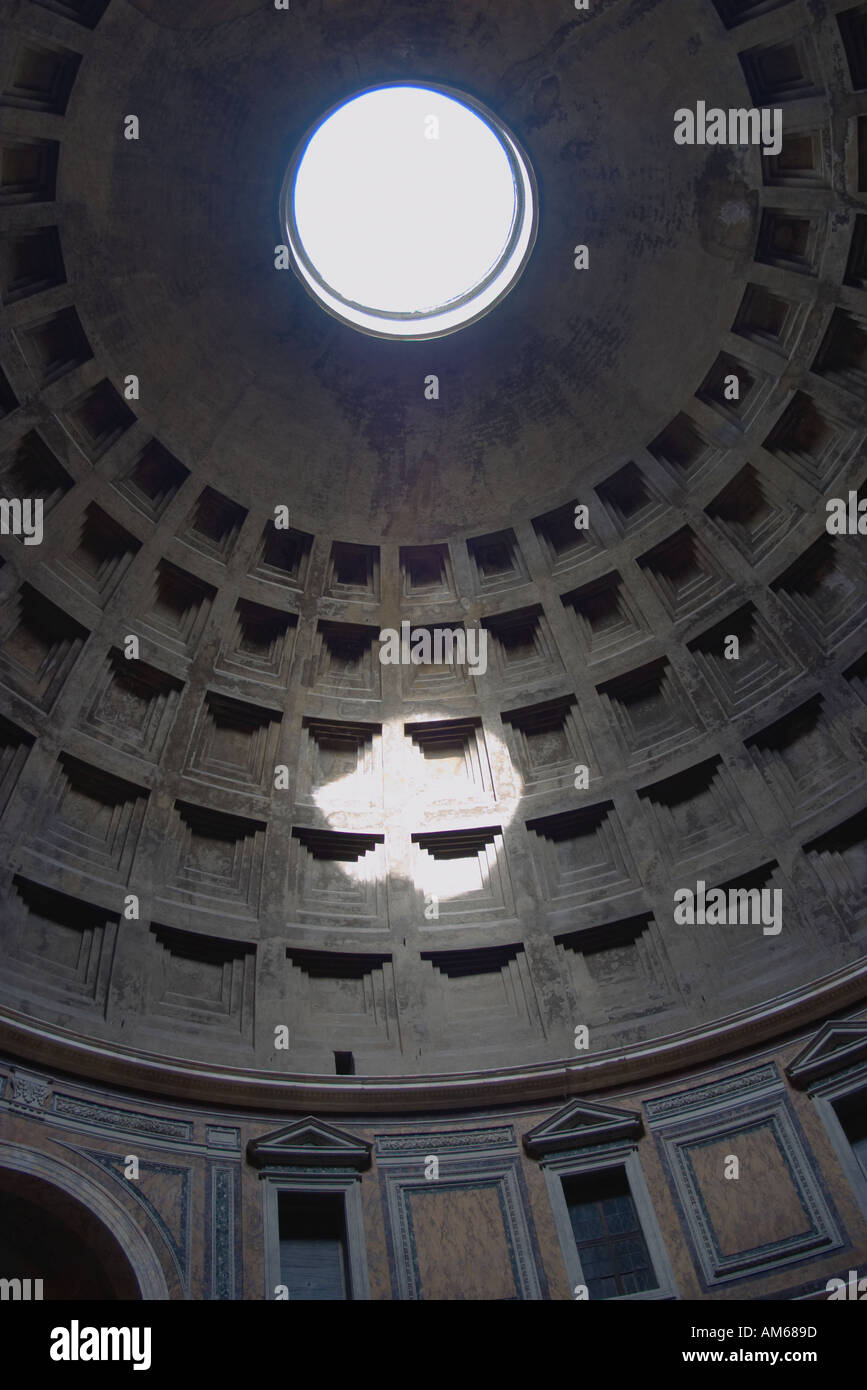 Rome lazio italy illumination lit hi-res stock photography and images ...