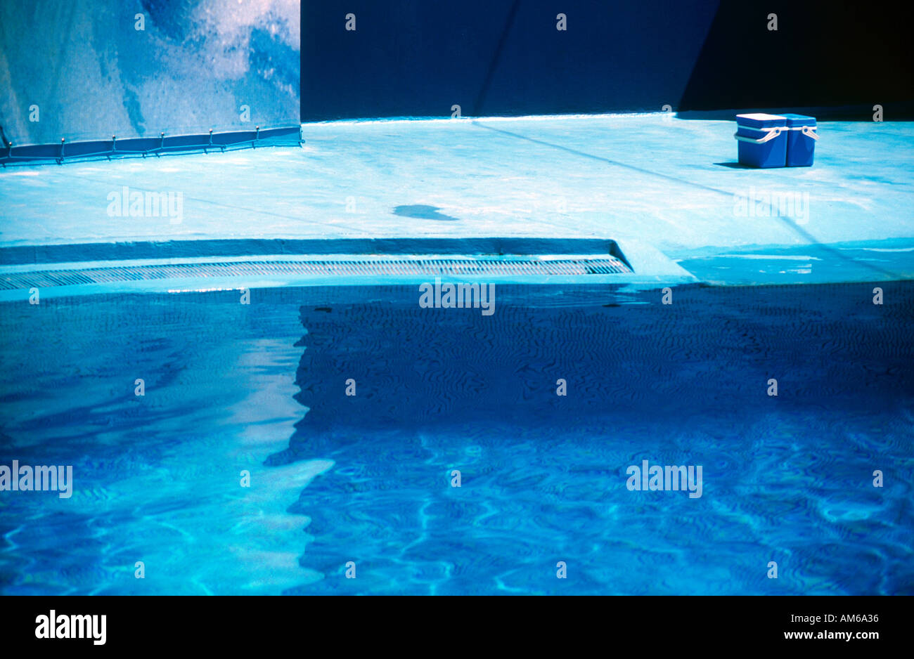 Coolbox hi-res stock photography and images - Alamy