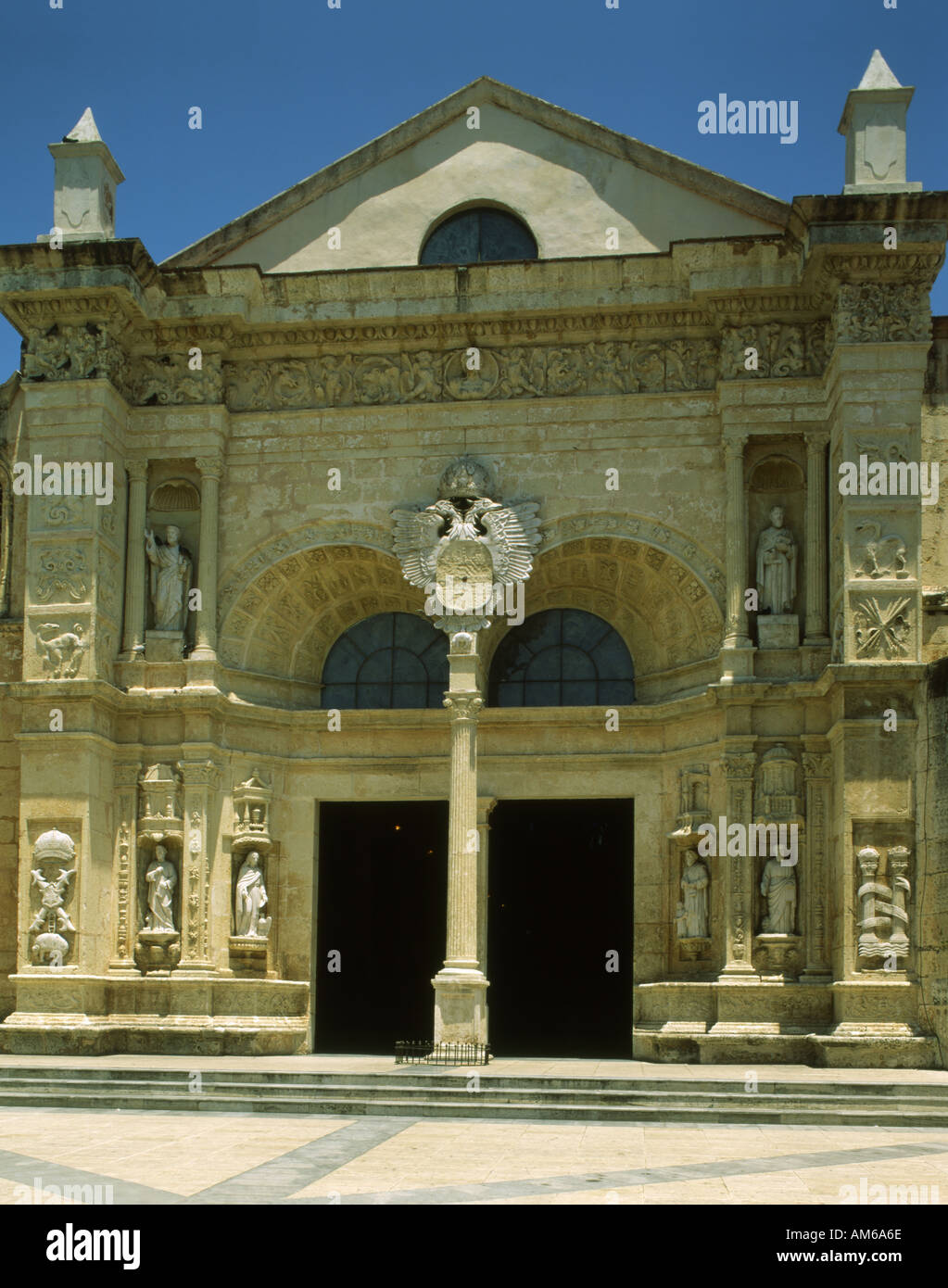 Dominican republic primada cathedral hi-res stock photography and ...