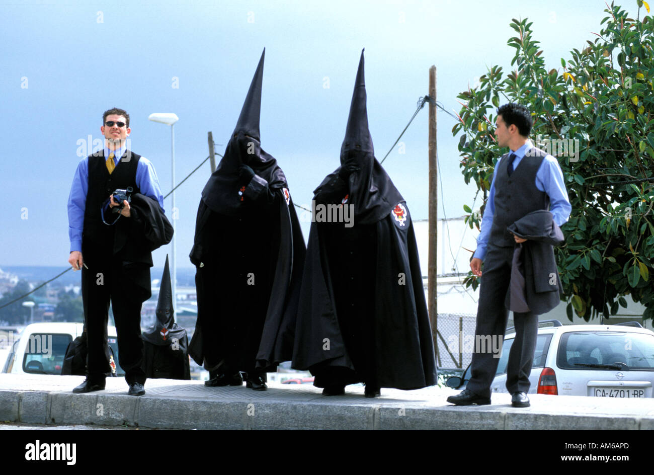 Men wearing hoods hi-res stock photography and images - Alamy