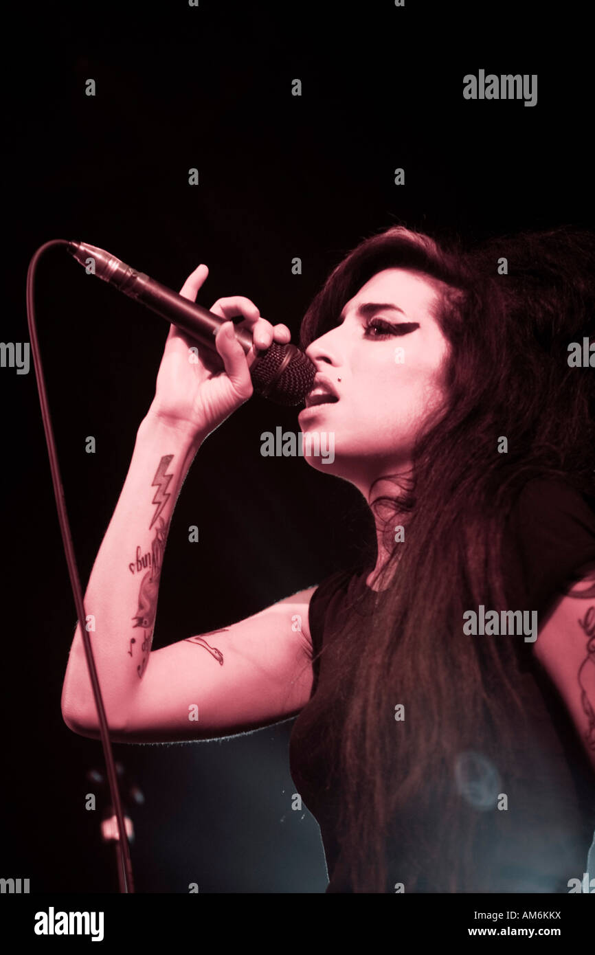 Amy winehouse hi-res stock photography and images - Alamy