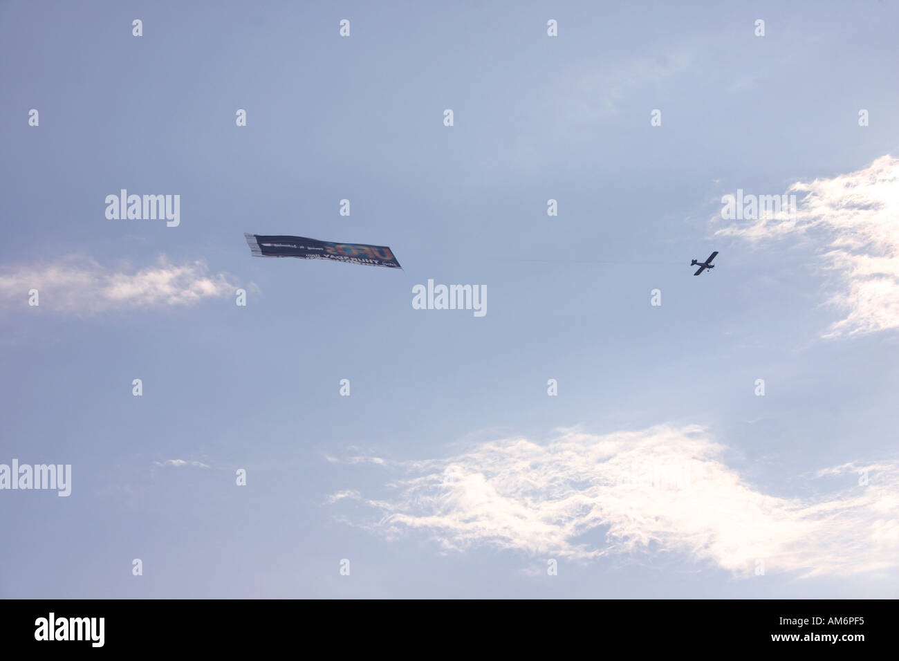 Sky writing plane hi-res stock photography and images - Alamy