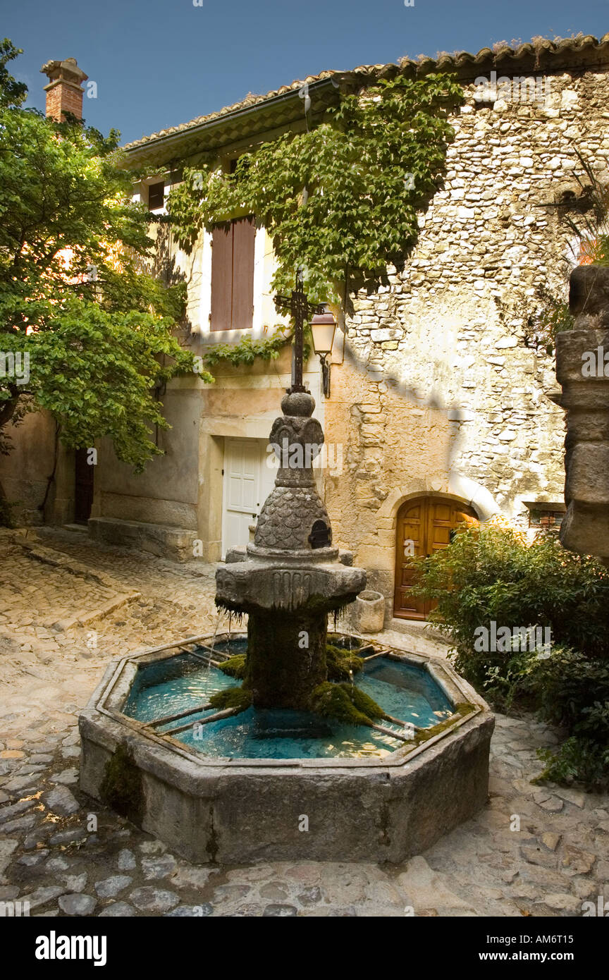 Provence france crestet hi-res stock photography and images - Alamy