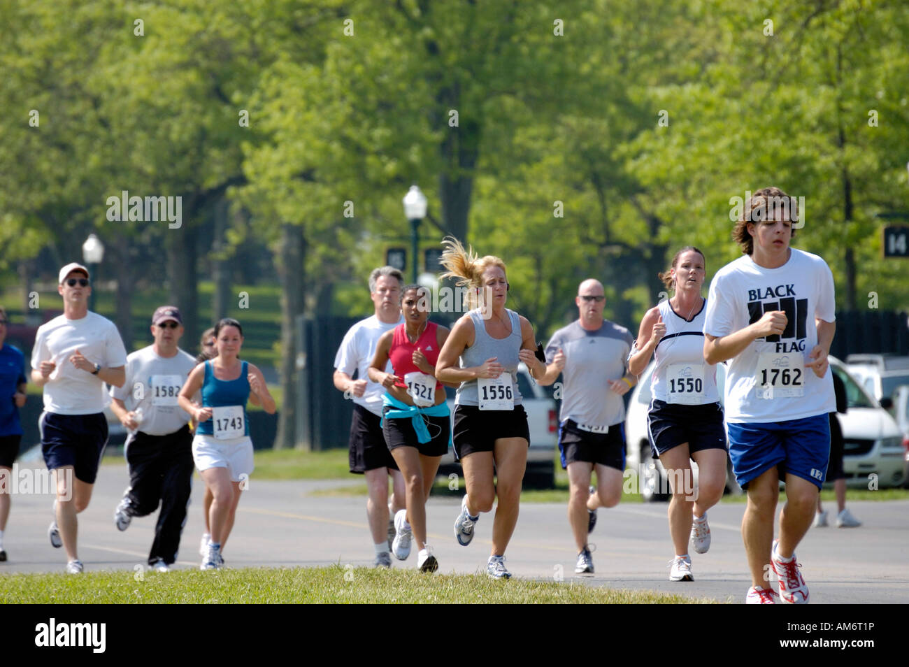 Runners 5k hi-res stock photography and images - Alamy