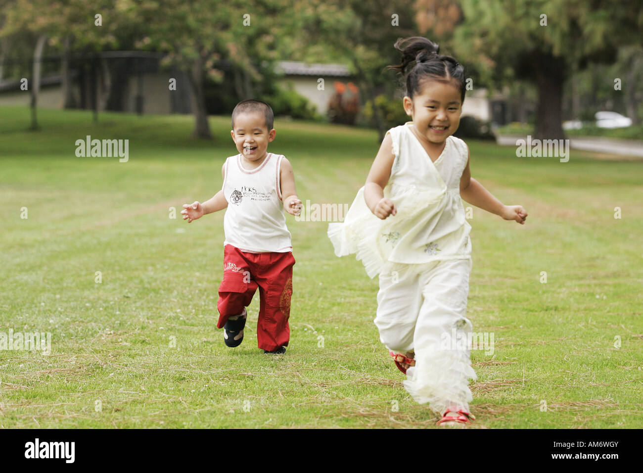 Chinese kids running hi-res stock photography and images - Alamy