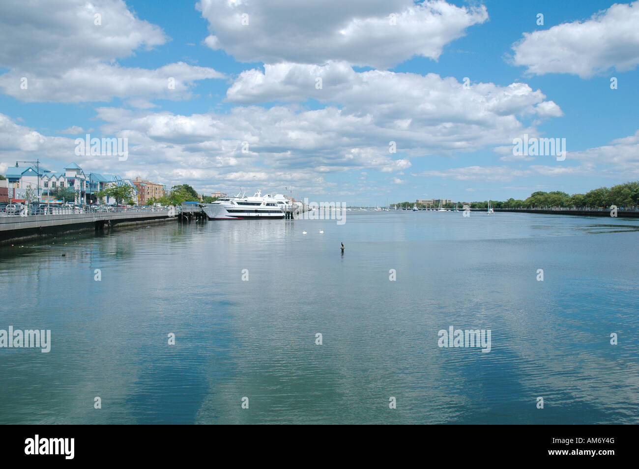 Manhattan Beach Sheepshead Bay Brooklyn waterfront Stock Photo - Alamy