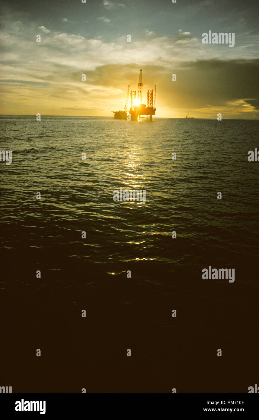 Indonesia offshore oil rig hi-res stock photography and images - Alamy