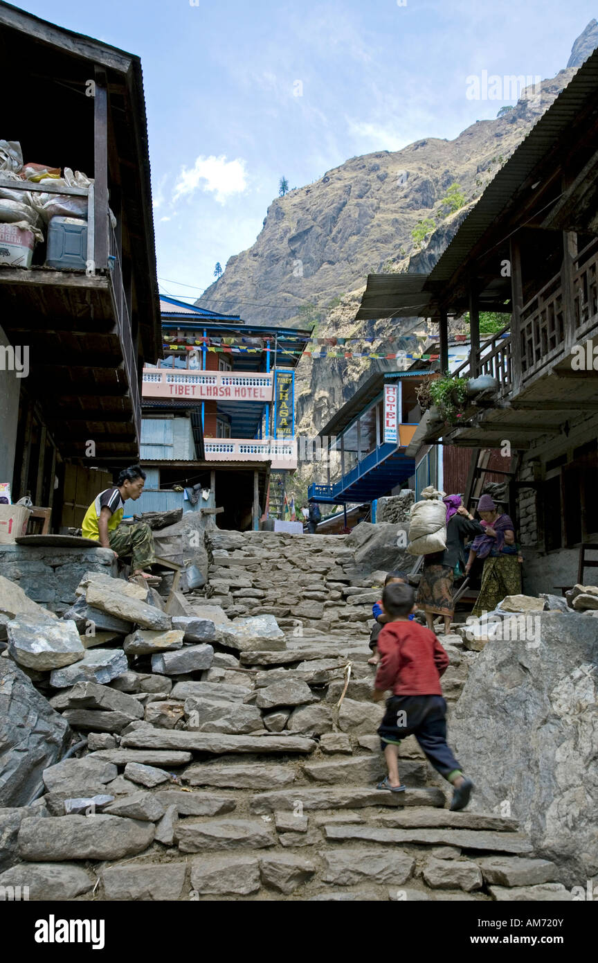 Chamje village. Annapurna circuit trek. Nepal Stock Photo - Alamy