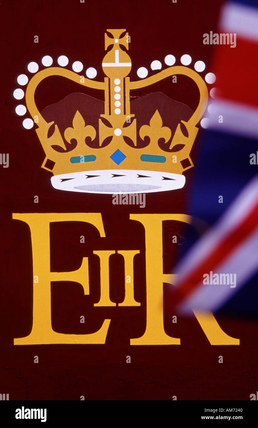 ROYAL INSIGNIA AND UNION JACK ENGLAND UK Stock Photo - Alamy