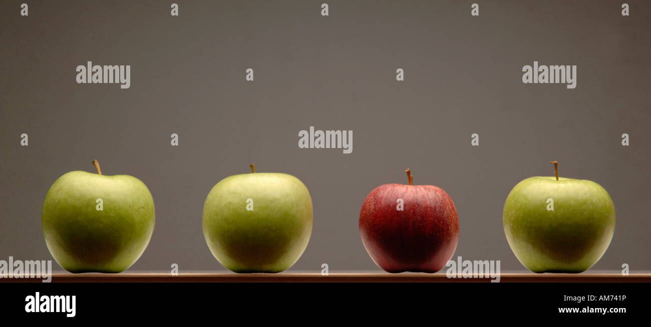 Row of apples Stock Photo - Alamy