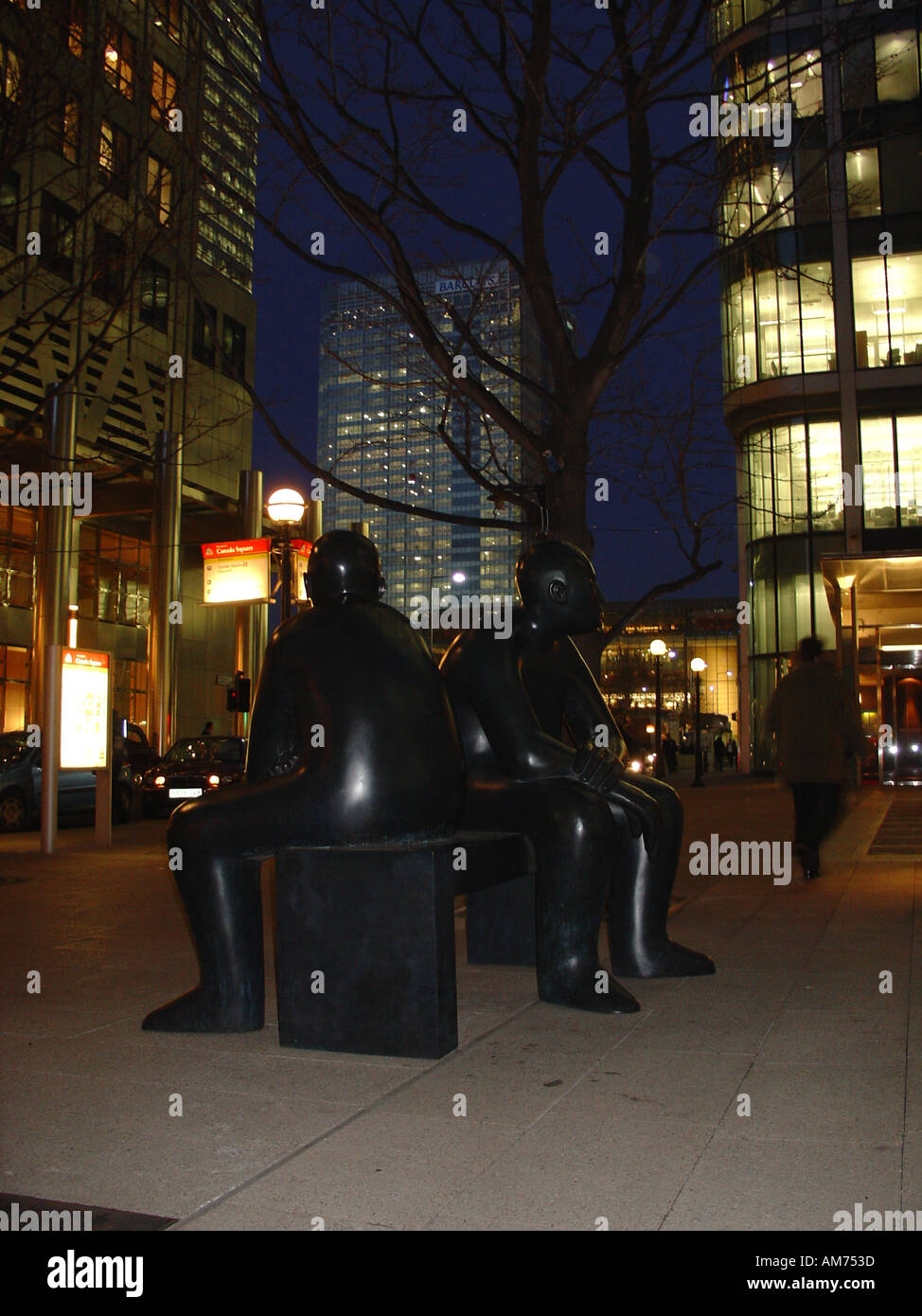 Statues of men hi-res stock photography and images - Alamy