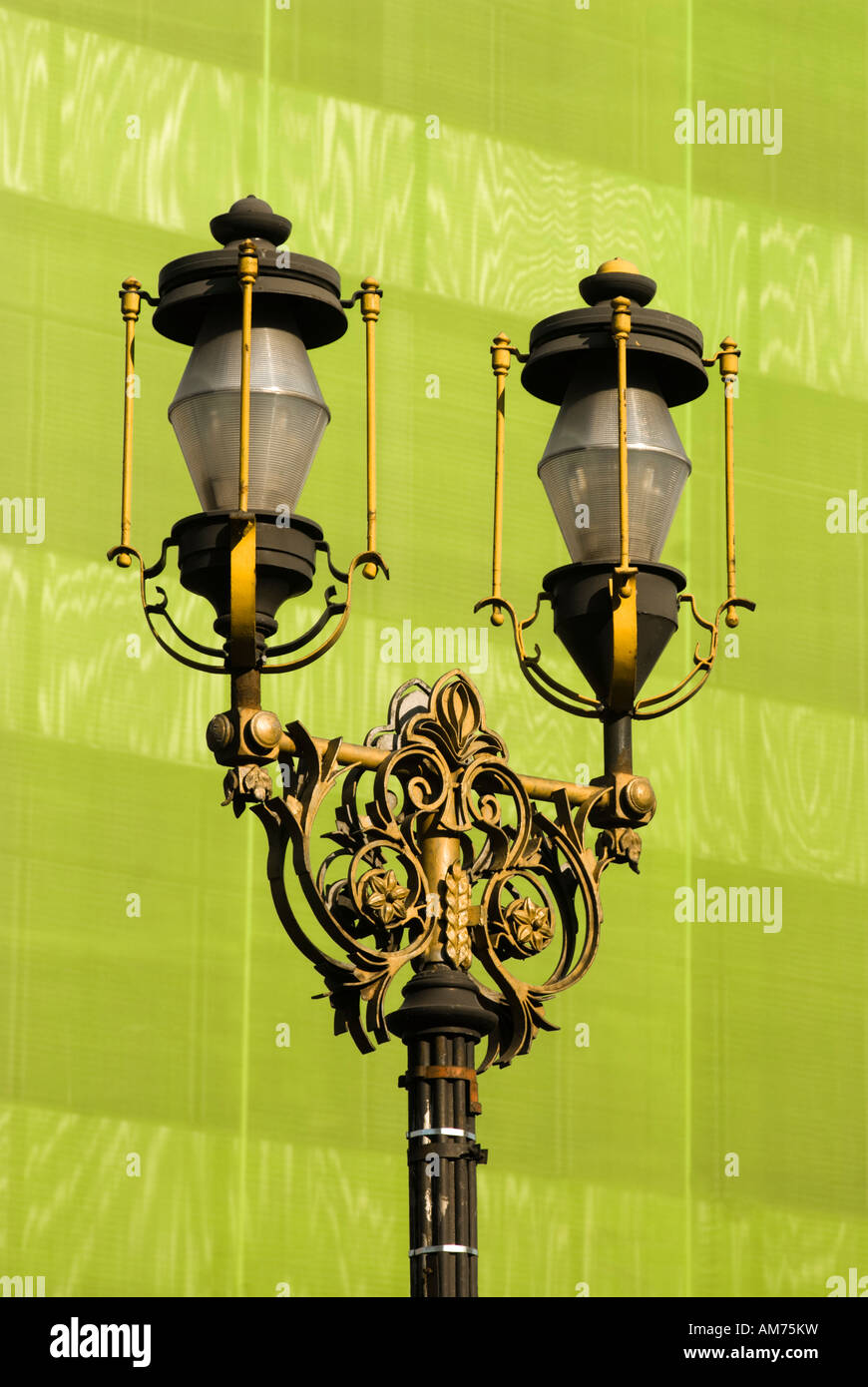 Streetlight bucharest hi-res stock photography and images - Alamy