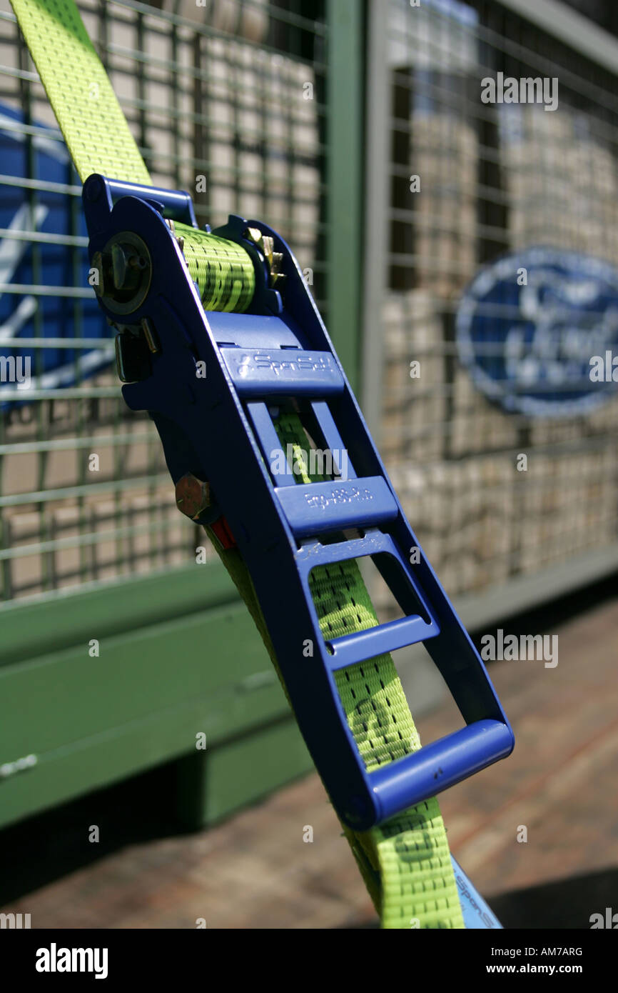 Gurtspanner hi-res stock photography and images - Alamy