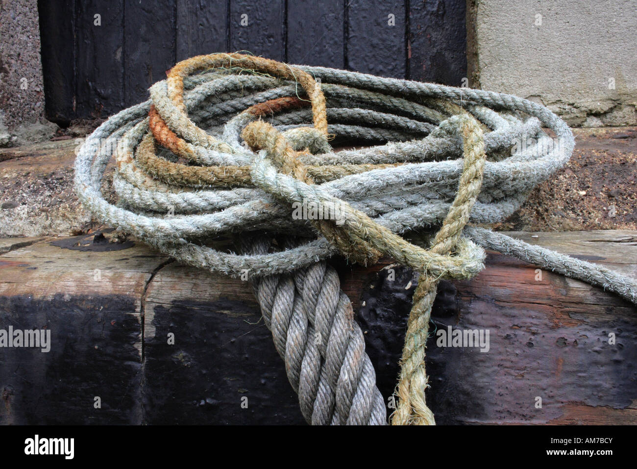 Vertauen rope hi-res stock photography and images - Alamy