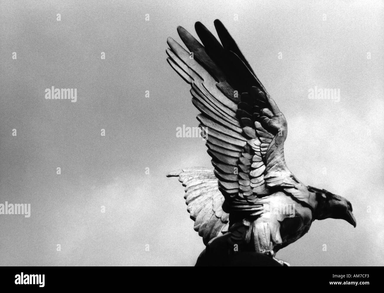 Eagle Statue London Stock Photo - Alamy
