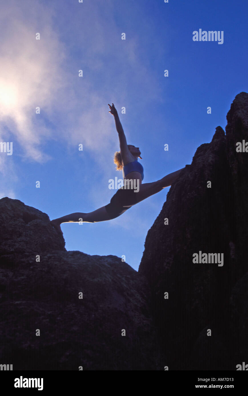 Gymnast doing splits hi-res stock photography and images - Alamy
