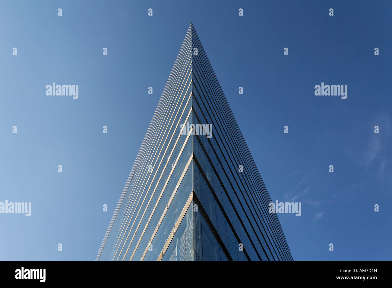 Tower block duesseldorf hochhaus hi-res stock photography and images ...