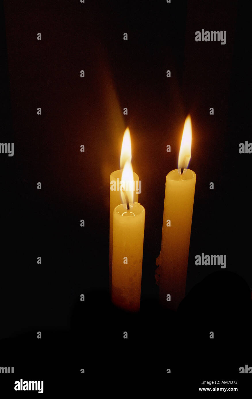 Candle lit vigil hi-res stock photography and images - Alamy