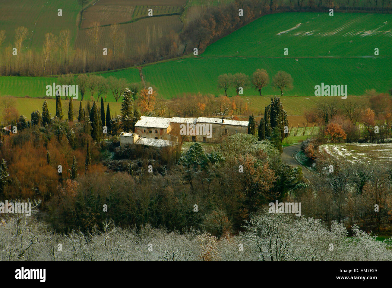 Abandoned farm Umbrian Tuscany border Italy Stock Photo - Alamy