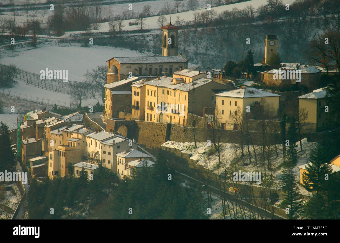 Monterchi Tuscany Italy seen in winter dawn from Citerna Stock Photo ...