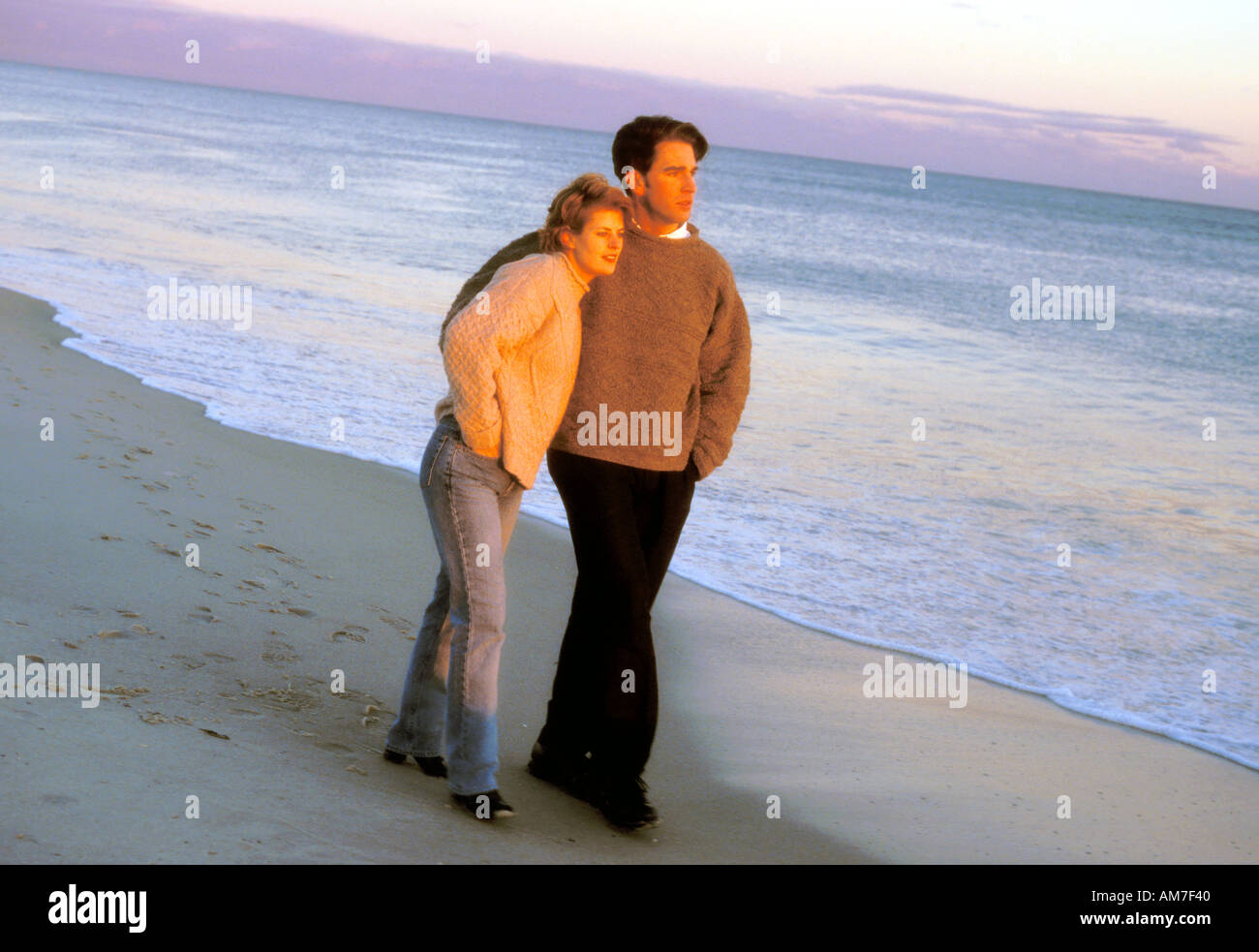 Hug coastlines hi-res stock photography and images - Alamy
